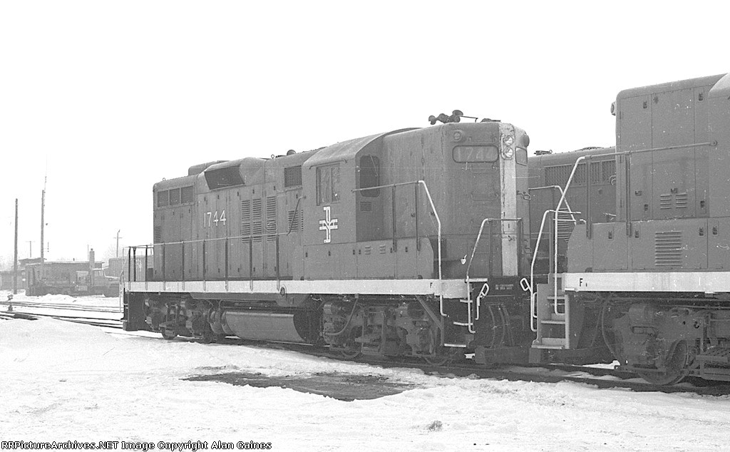 B&M GP-9 1744